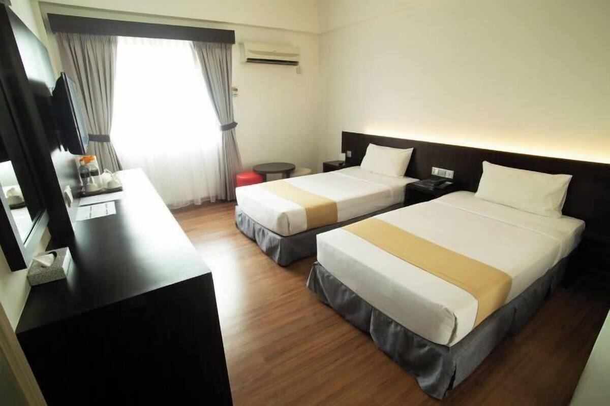 Cofre no quarto, secretária, Wi-fi grátis, roupa de cama fornecida