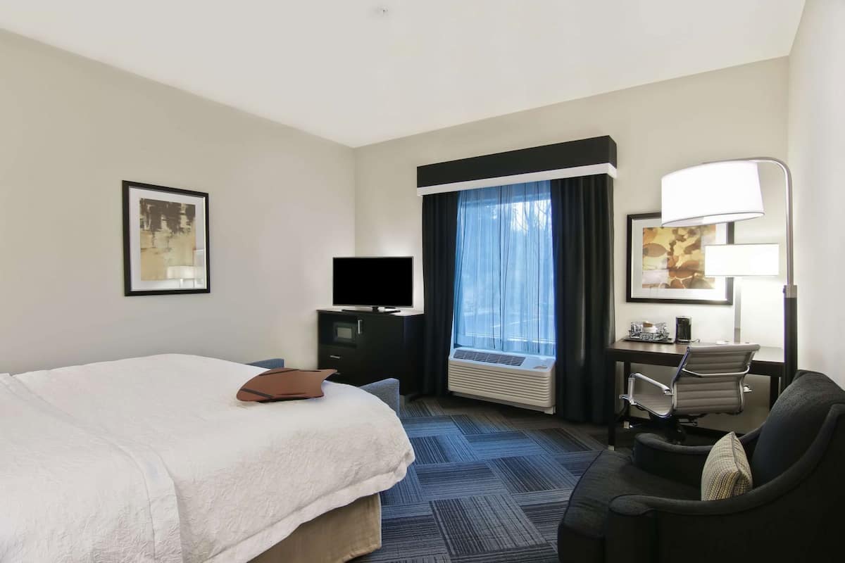 Cofres nos quartos, Wi-Fi de cortesia, roupa de cama