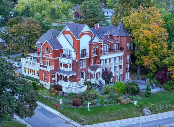 Niagara Grandview Boutique Hotel - Niagara Falls