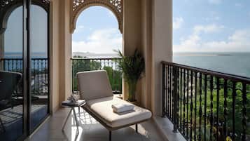 Suite, 1 cama king-size, vista para a praia (Imperial) | Lençóis de algodão egípcio, roupa de alta qualidade, edredões de penas