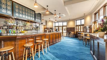 Serve almoços, jantares e happy hour