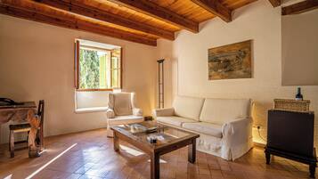 Roupa de alta qualidade, minibar, cofre no quarto, secretária