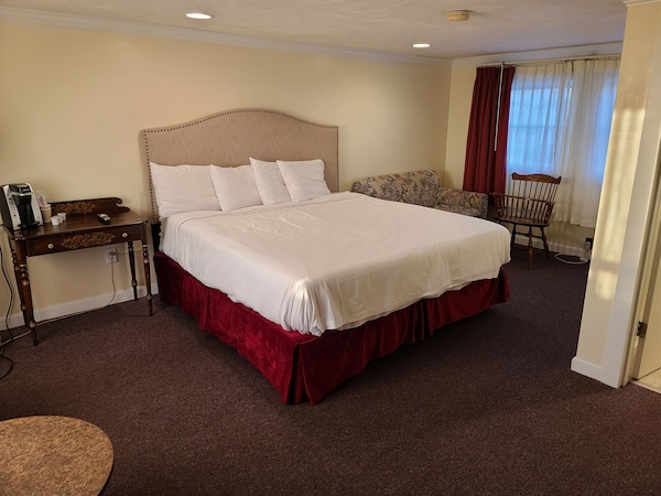 The Tides Motel - Portsmouth, NH