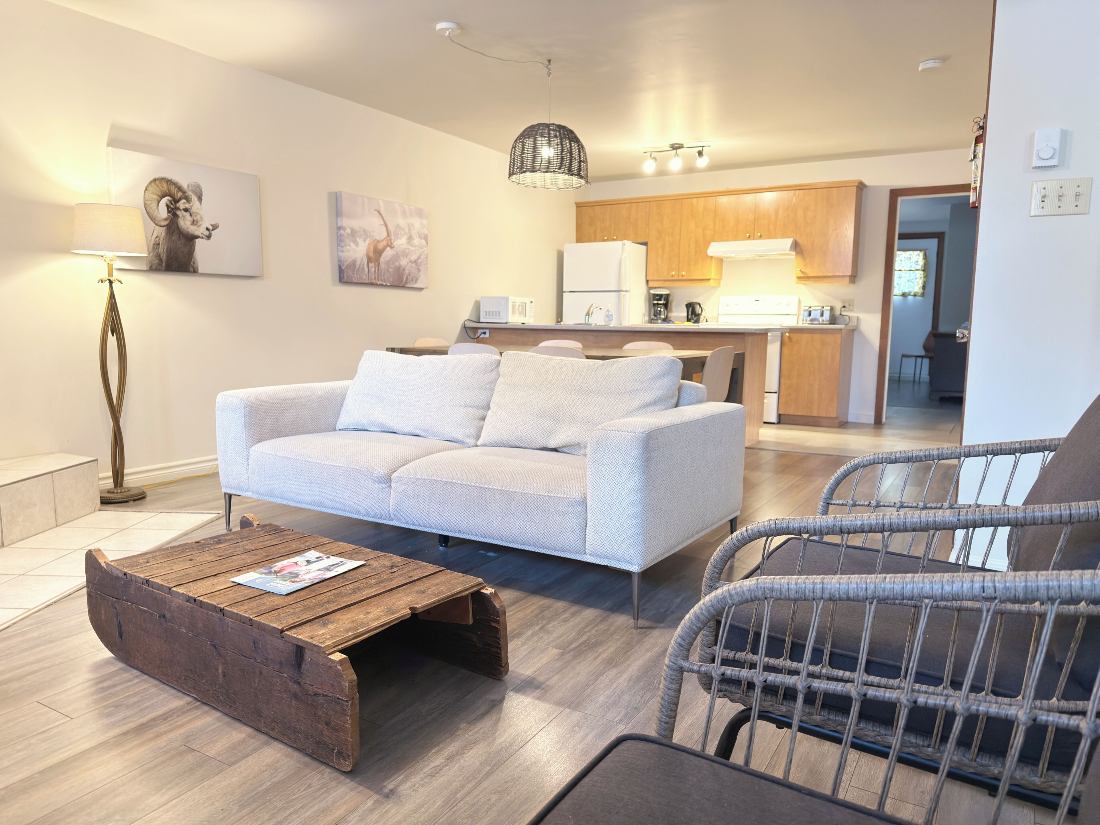 Condo, 3 quartos, ar-condicionado | Área de estar | TV de tela plana 40 polegadas com canais a cabo