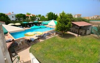 Piscina externa sazonal