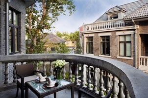 Suíte com design assinado | Terraço/pátio