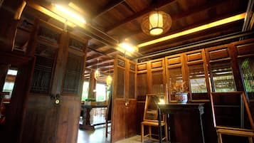 Entrada (vista interior)