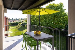 Apartamento standard, 2 quartos (1° Floor) | Sacada