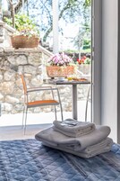 Quarto Duplo, em frente ao mar | Minibar, secretária, Wi-fi grátis, roupa de cama fornecida 