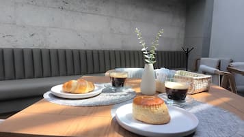 Café da manhã feito na hora diário (MXN 145 por pessoa)