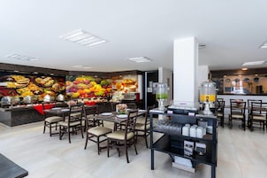 Café da manhã continental grátis durante a semana