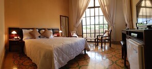 Quarto Duplo Superior | Cofre no quarto, Wi-fi grátis, roupa de cama fornecida