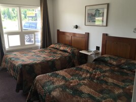 Quarto Standard, 2 camas de casal | Wi-fi grátis, roupa de cama fornecida