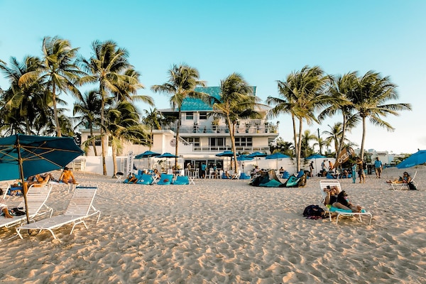 Numero Uno Beach House - San Juan