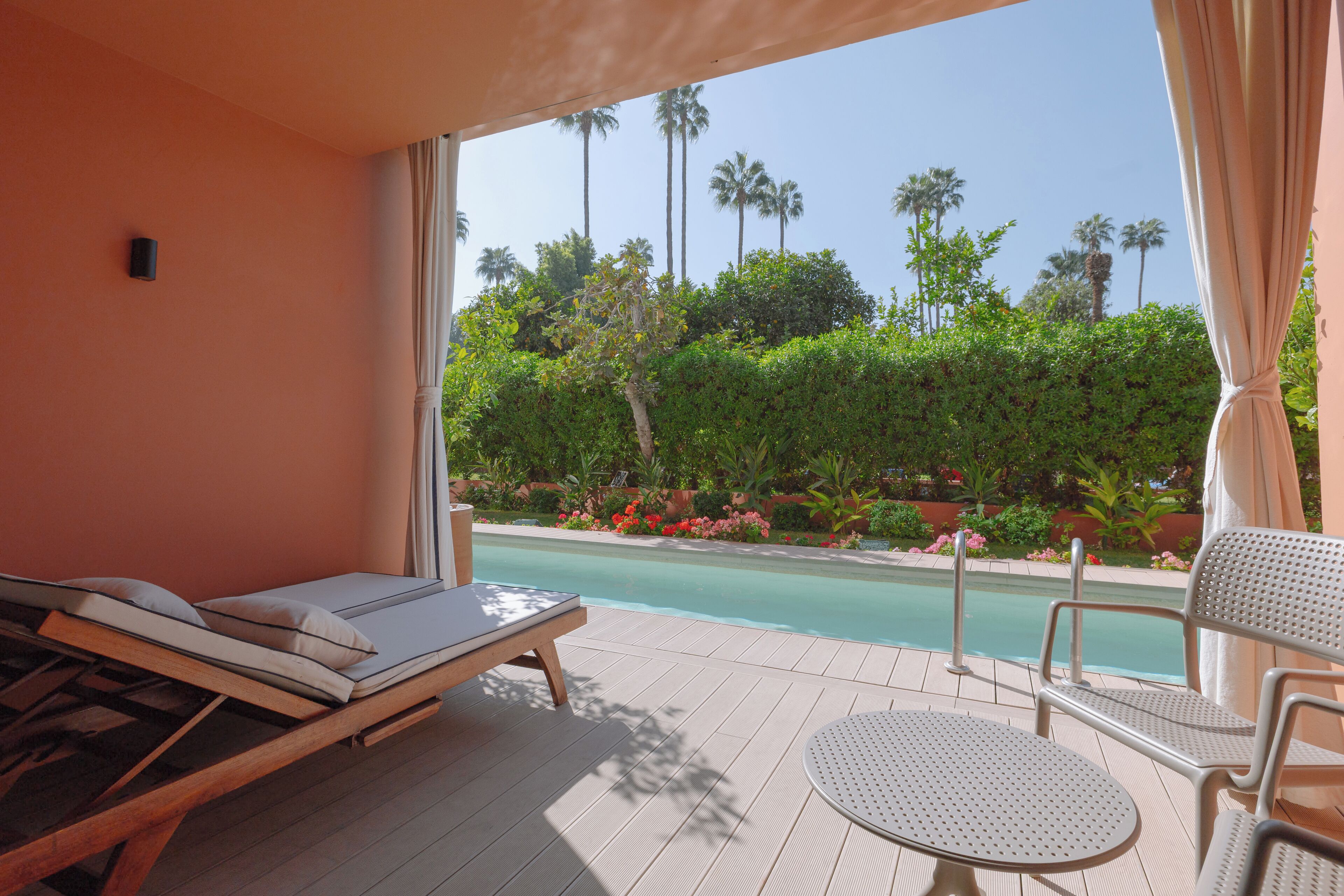 Junior Suite Swim Up | Roupa de alta qualidade, minibar, cofre no quarto, secretária 