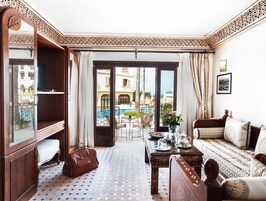 Dúplex | Minibar, cofre no quarto, secretária, quartos insonorizados 