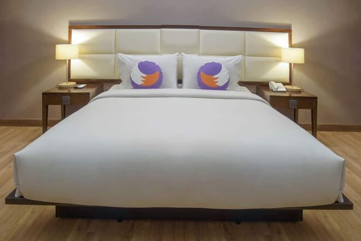 Roupa de alta qualidade, minibar, cofre no quarto, secretária