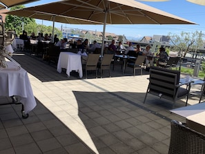 Café da manhã, almoço e jantar