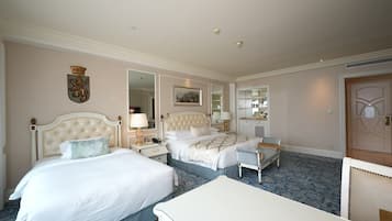 Quarto família, vista para o oceano | 1 quarto, frigobar, cofres nos quartos, individualmente decorados