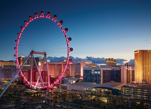 The LINQ Hotel + Experience Reviews, Deals & Photos 2023 - Expedia.ca