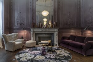 Área de estar no saguão