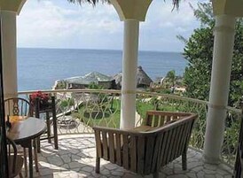 Suite Deluxe, 1 quarto, vista para o oceano (Upper Floor, Aries) | Cofre no quarto, ferro/tábua de engomar, Wi-fi grátis 