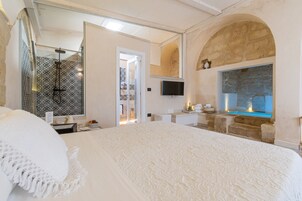 Suíte estúdio júnior, piscina particular, vista para o mar | 1 quarto, roupas de cama de algodão egípcio, roupas de cama premium