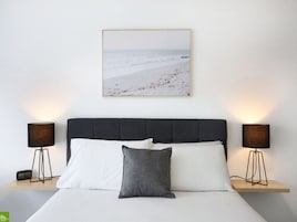 Quarto, 1 cama Queen, vista para o oceano | Roupas de cama premium, cortinas blackout, berços (sobretaxa)