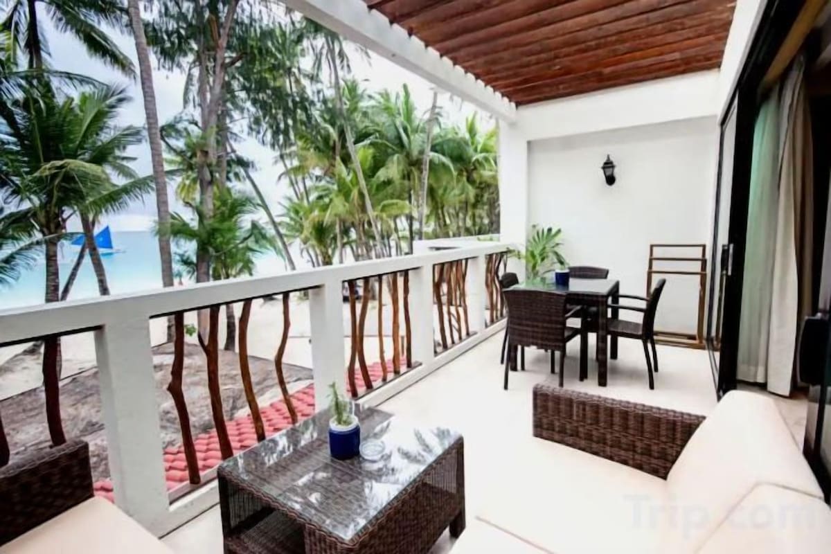 Family Beachfront Suite