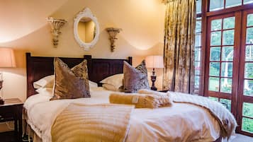 Quarto Duplo ou Twin Deluxe, 1 quarto | Roupa de alta qualidade, secretária