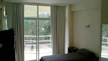 1 quarto, roupa de cama fornecida