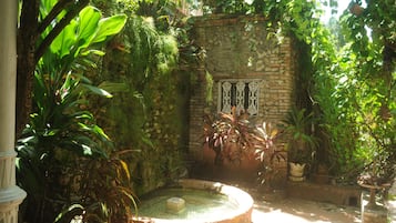Old Pool Room | Roupas de cama premium, quartos à prova de som, Wi-Fi de cortesia