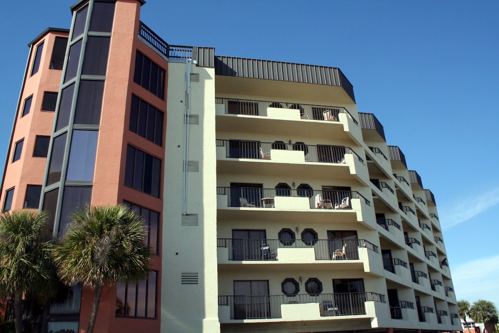 Voyager Beach Club - Treasure Island, FL