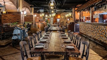 6 restaurantes, pequenos-almoços servidos, cozinha brasileira