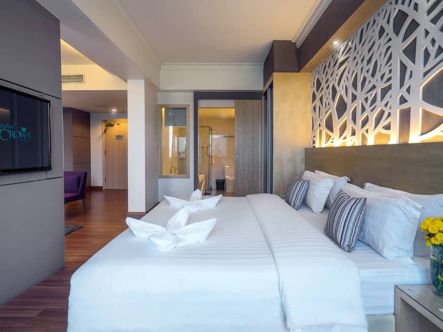 Minibar, cofre no quarto, secretária