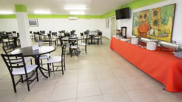 Pequeno-almoço preparado no momento diário (100 MXN por pessoa)