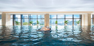 Piscina interior, da(s) 6:00 à(s) 23:00, nadadores-salvadores no local 