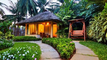 Garden Villa | Cofres nos quartos, individualmente decorados, escrivaninha