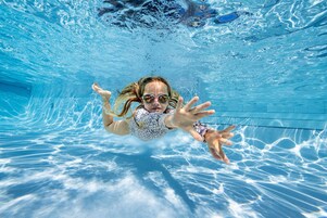 2 piscinas exteriores, guarda-sóis, espreguiçadeiras 