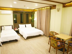 Quarto Duplo Deluxe | Roupa de alta qualidade, camas desdobráveis, Wi-fi grátis 