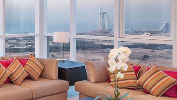 Apartamento, 4 quartos | Sala | Televisor LCD, leitor de DVD