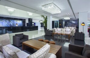 Área de estar no saguão