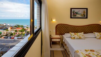 Superior Vista Lateral | Escrivaninha, quartos à prova de som, Wi-Fi de cortesia