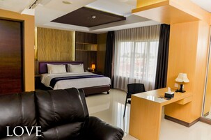 Quarto (Love) | Roupa de alta qualidade, cofre no quarto, secretária, Wi-fi grátis 