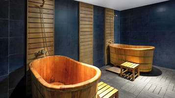 Salas para tratamentos a dois, banheira de hidromassagem, sauna a vapor