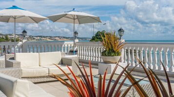 Bar à beira da piscina