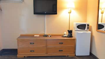 Quarto Clássico, 2 camas queen-size | Ferro/tábua de engomar, Wi-fi grátis, roupa de cama fornecida
