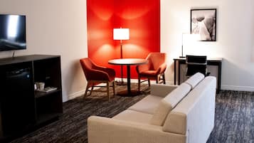 Suíte, 1 cama King, para não fumantes | 1 quarto, individualmente decorados, individualmente mobiliados