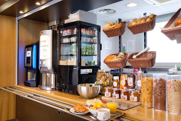 Café da manhã com buffet todos os dias mediante uma taxa