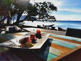 Pequenos-almoços, almoços, jantares servidos, cozinha tailandesa 